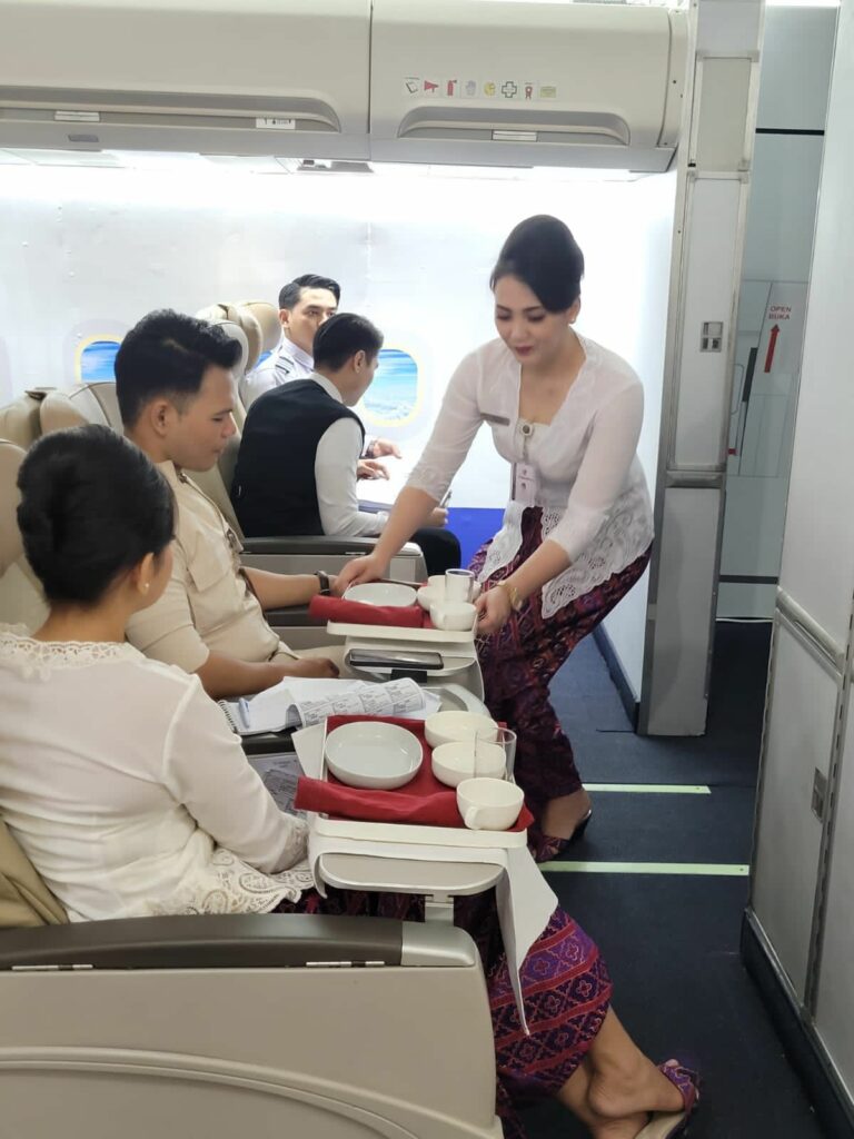 Mengenal Keseruan Jadi Pramugari dan Pramugara! Hanya Selesai Training ...