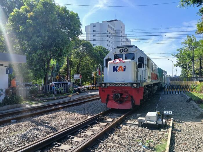 KAI Daop 8 Surabaya Operasikan Kereta Api Tambahan Selama Desember 2025 ...